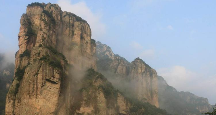 What are the main attractions of Yandang Mountain? - iNEWS