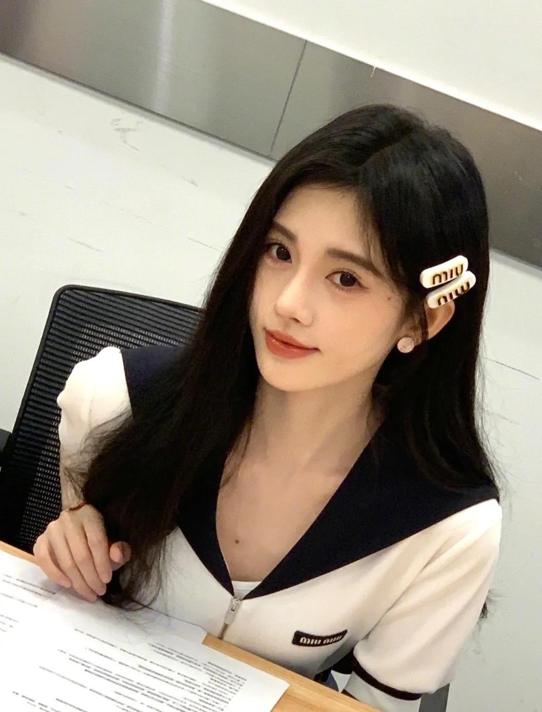 Ju Jingyi - iMedia