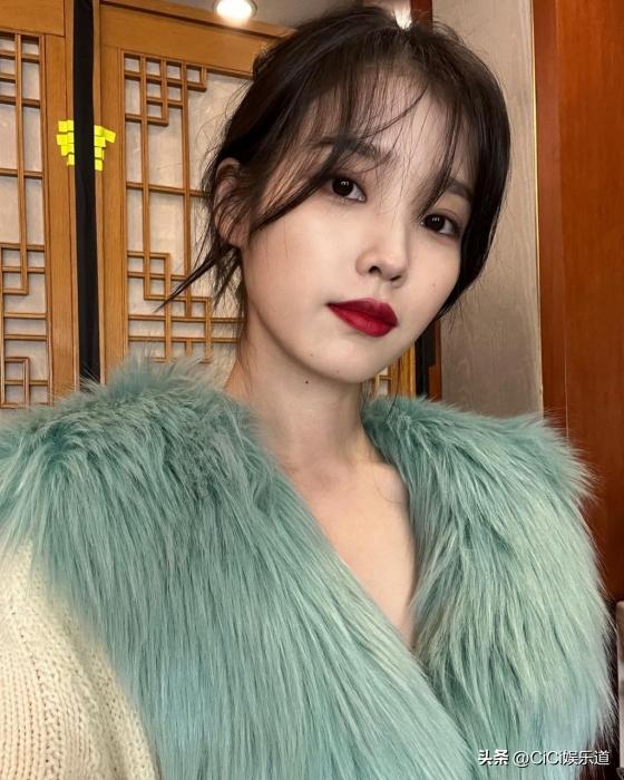 Super cute Korean actress IU pure desire style, pure pink lipstick - iNEWS