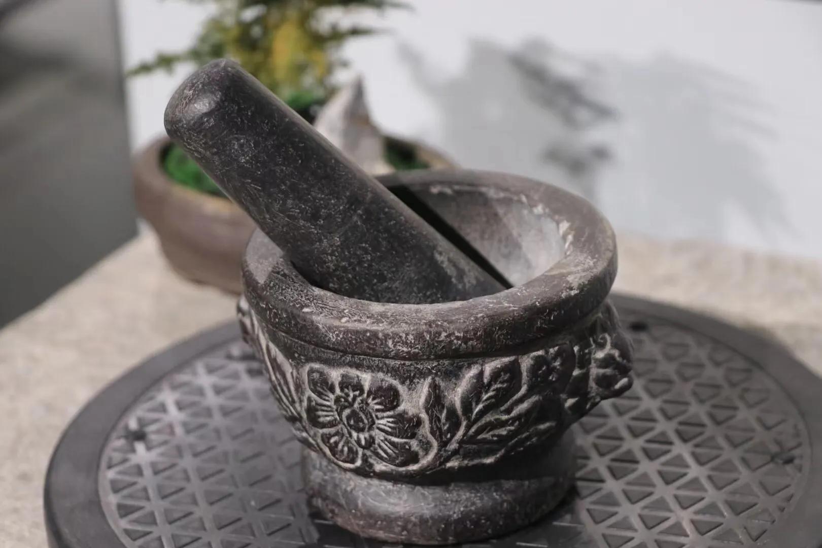 A scene on the desk ~ animal head stone mortar size: length 12.5 ...