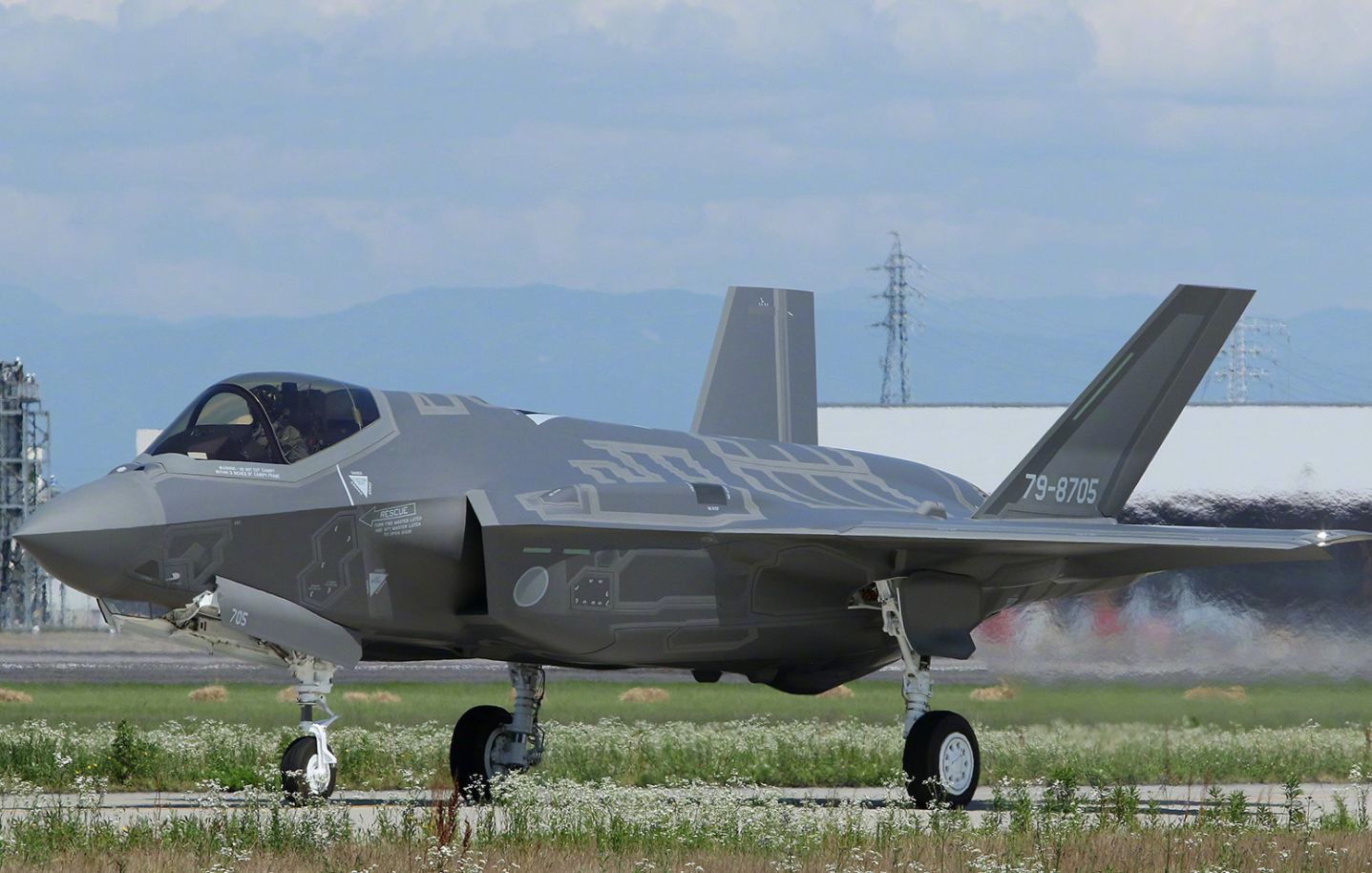 Japan's F35A arrived, and the scale of the fifth-generation aircraft around China expanded again ...