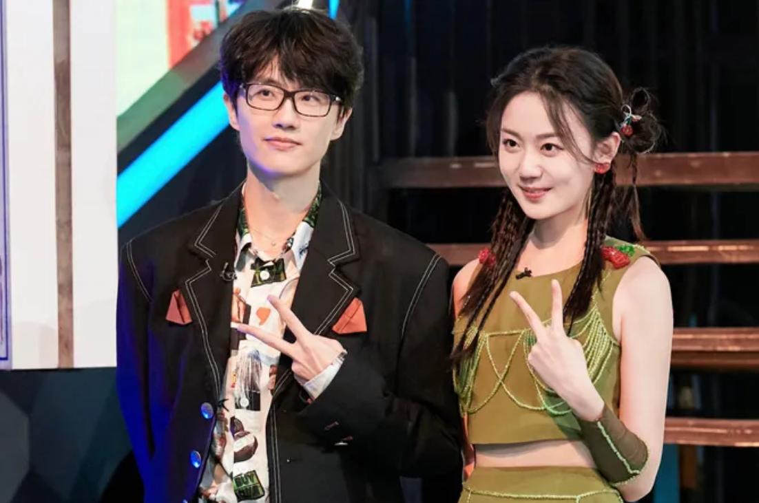 Feng Xi's love history was exposed, and he took a photo of a couple ...