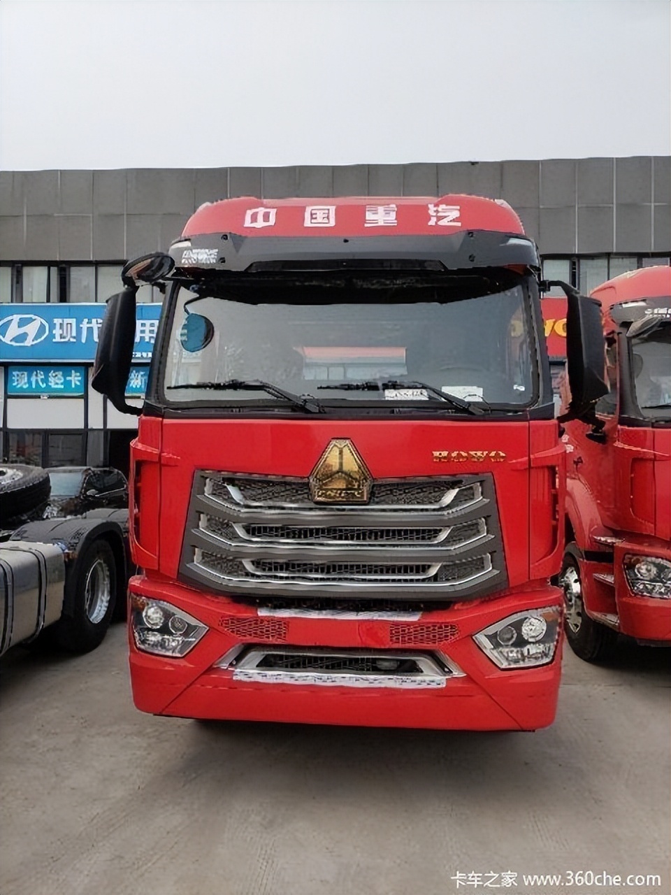 SINOTRUK HOWO S6 pickup truck real vehicle exposure, the appearance is very domineering ...