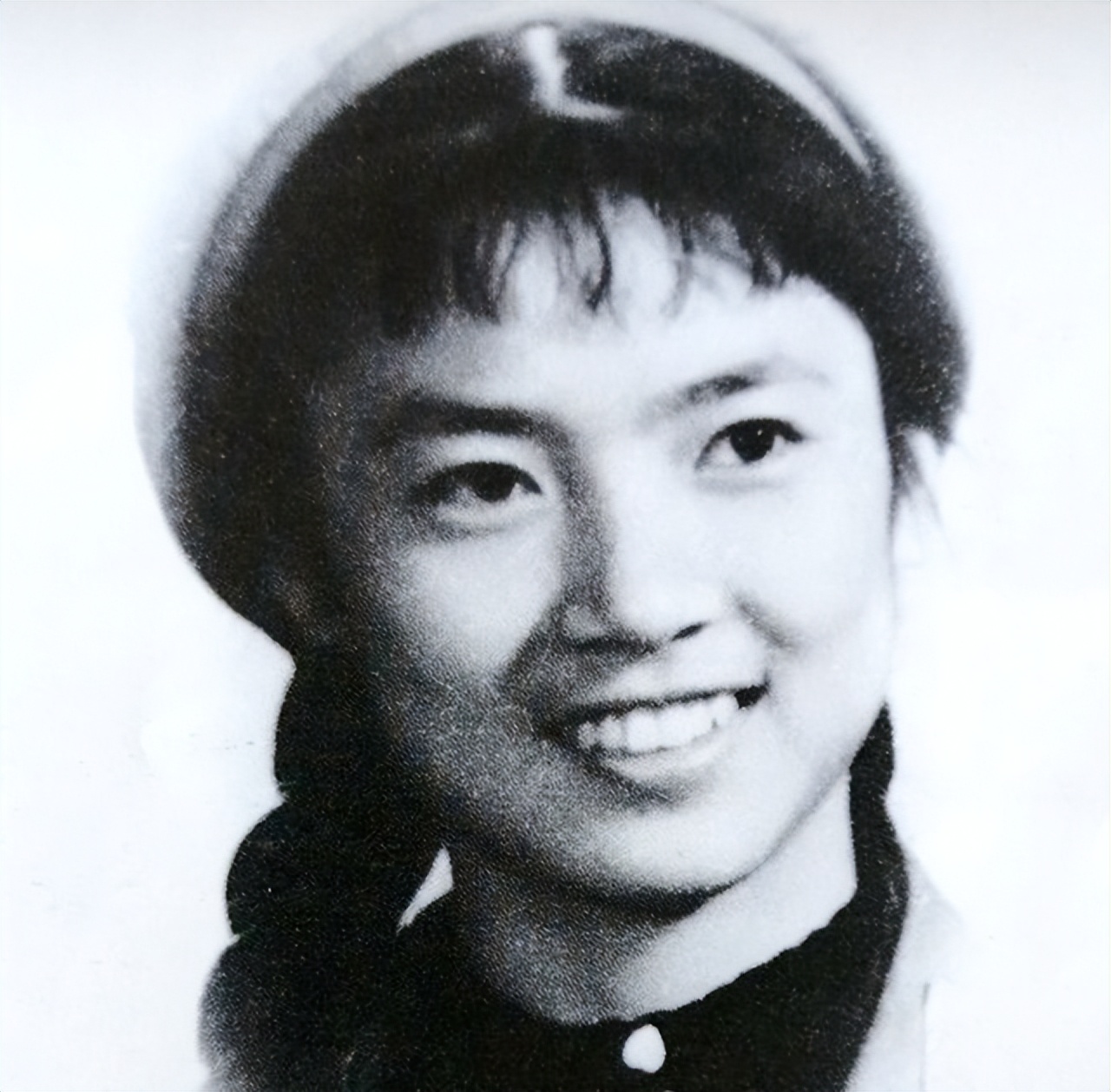 How beautiful is Zhang Ning who was chosen by Lin Liguo as his girlfriend? - iNEWS