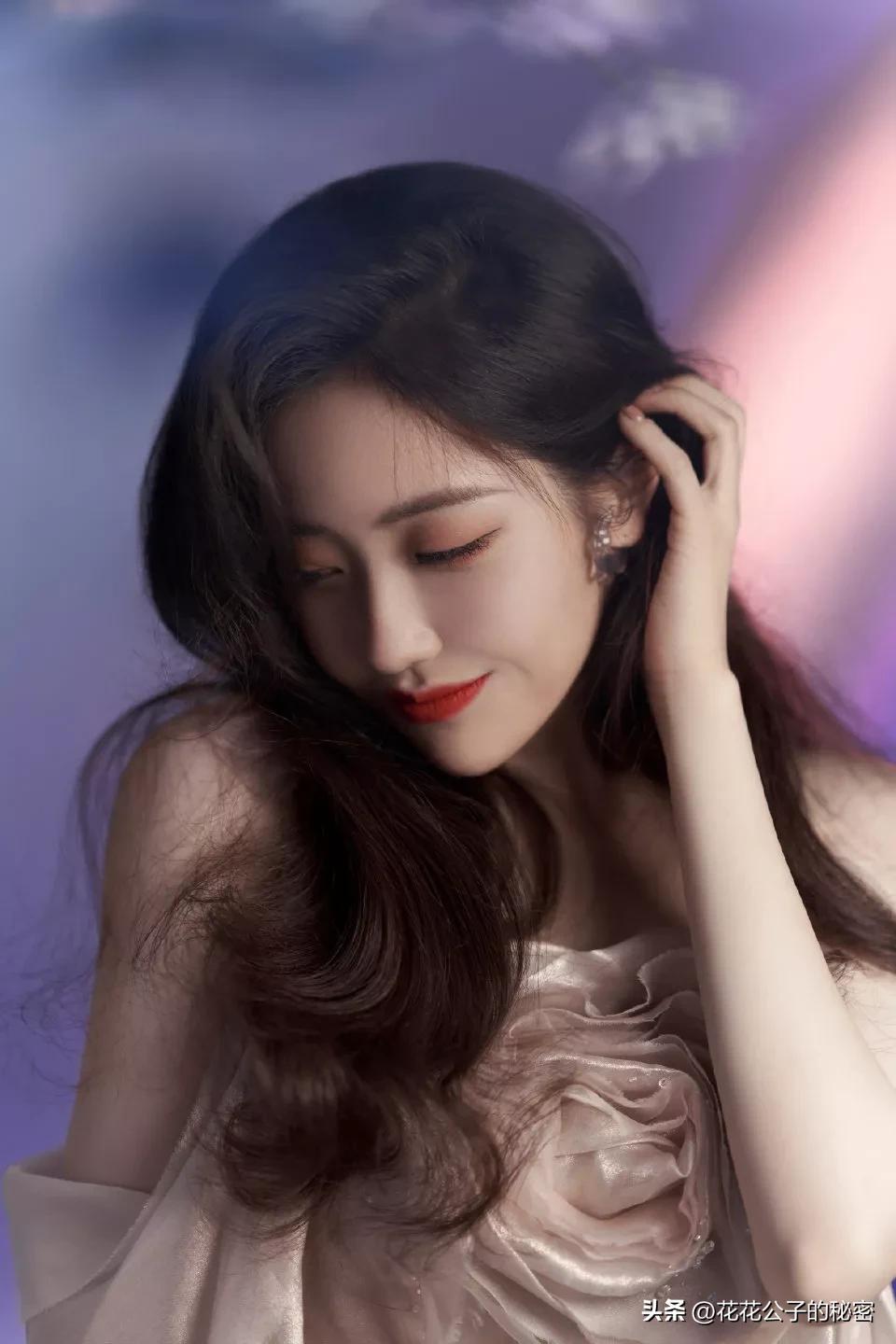 Wang Yijin is so beautiful, and the song is beautiful - iNEWS