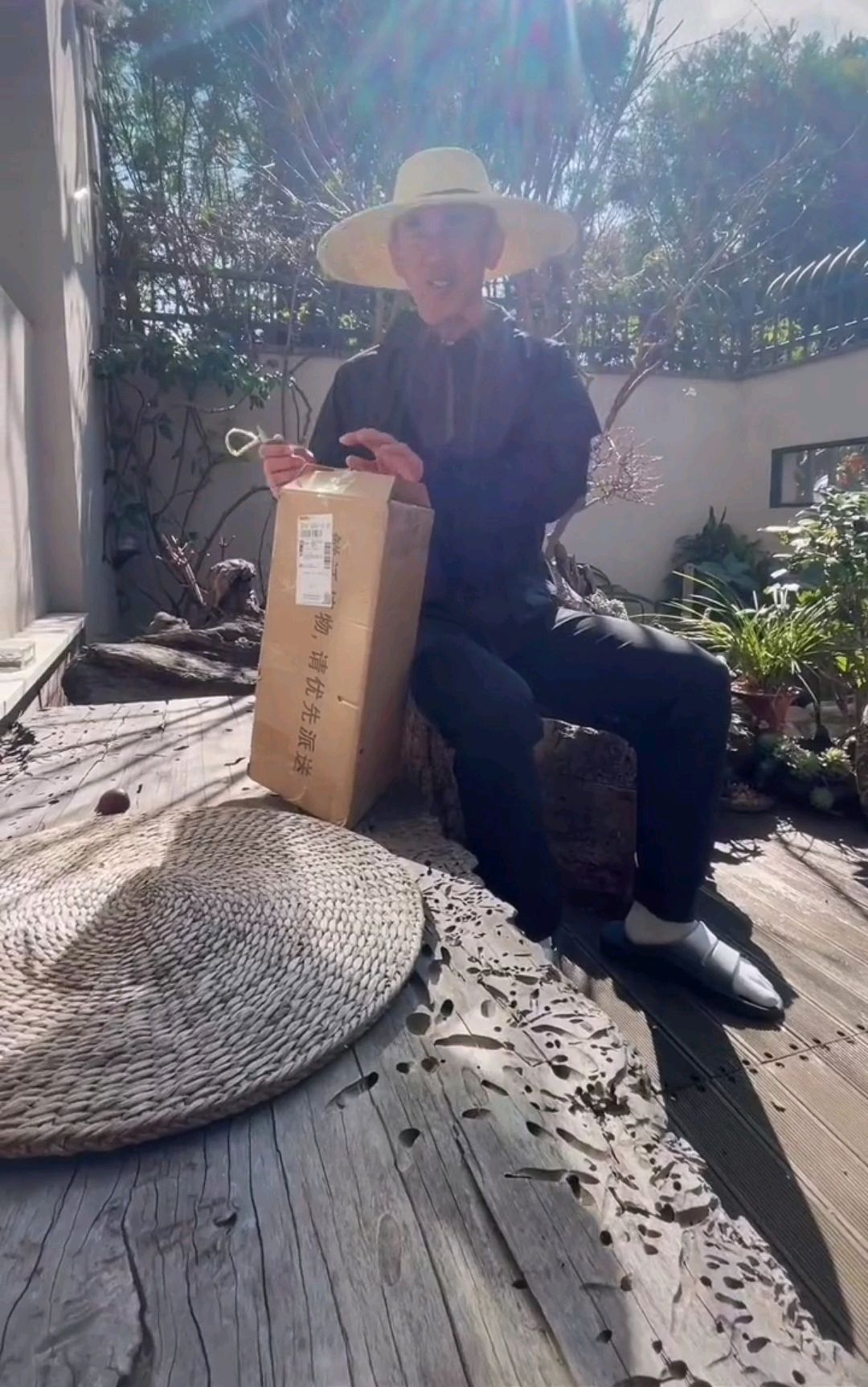 52-year-old Ren Tianye returned to the countryside to celebrate the New ...