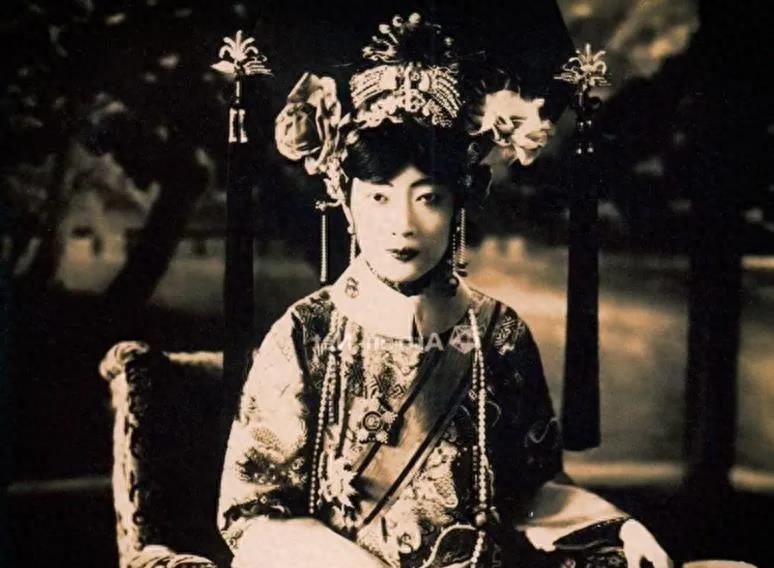 Puyi married 4 times in his life and married 5 women. Why did he die ...