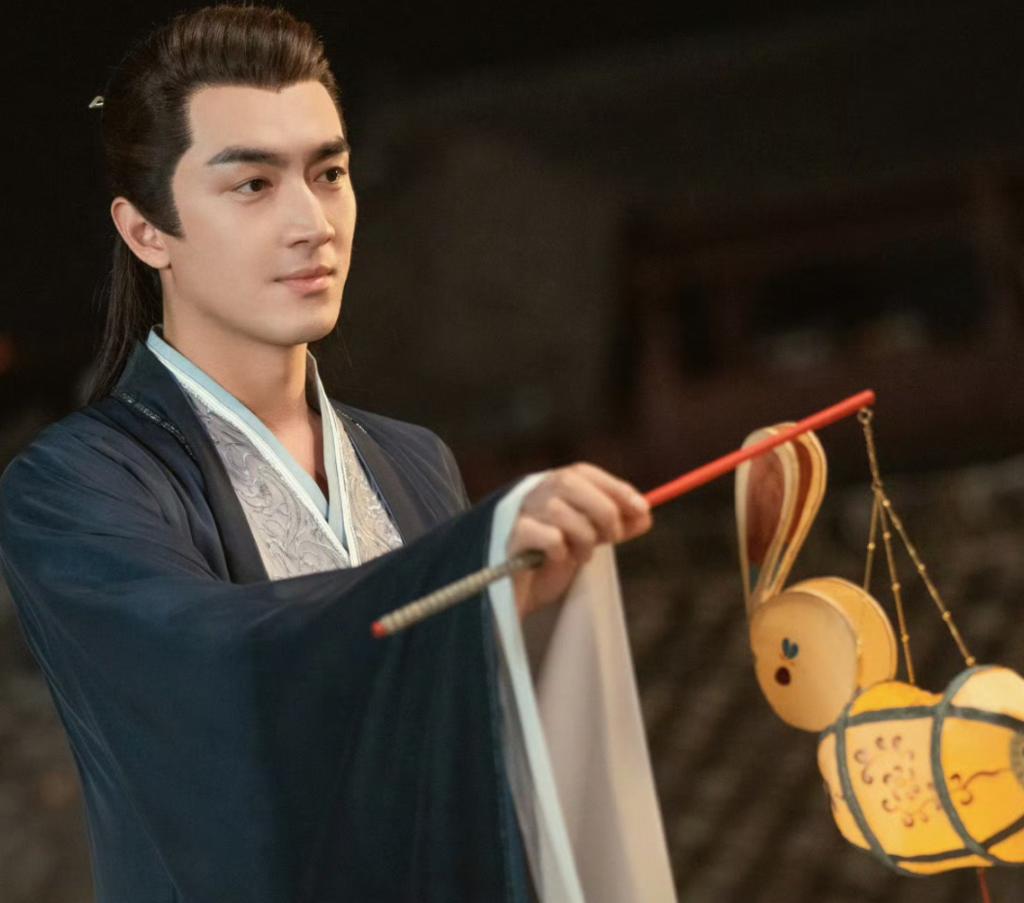 "The Legend of Shen Li" is a middle-aged idol who tries to transform ...