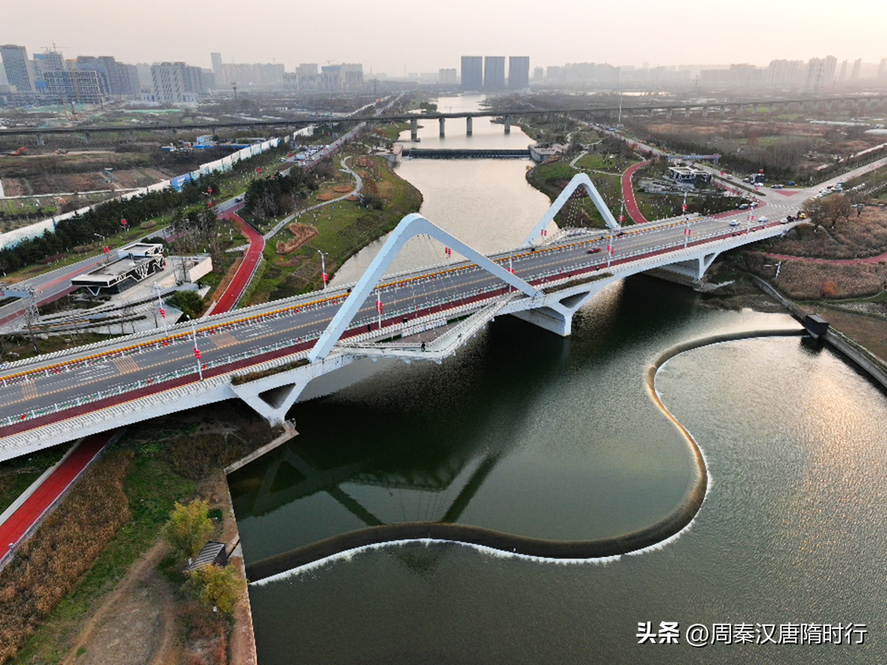 At the intersection of Fengwei and Weihai: a song of evening smoke ...