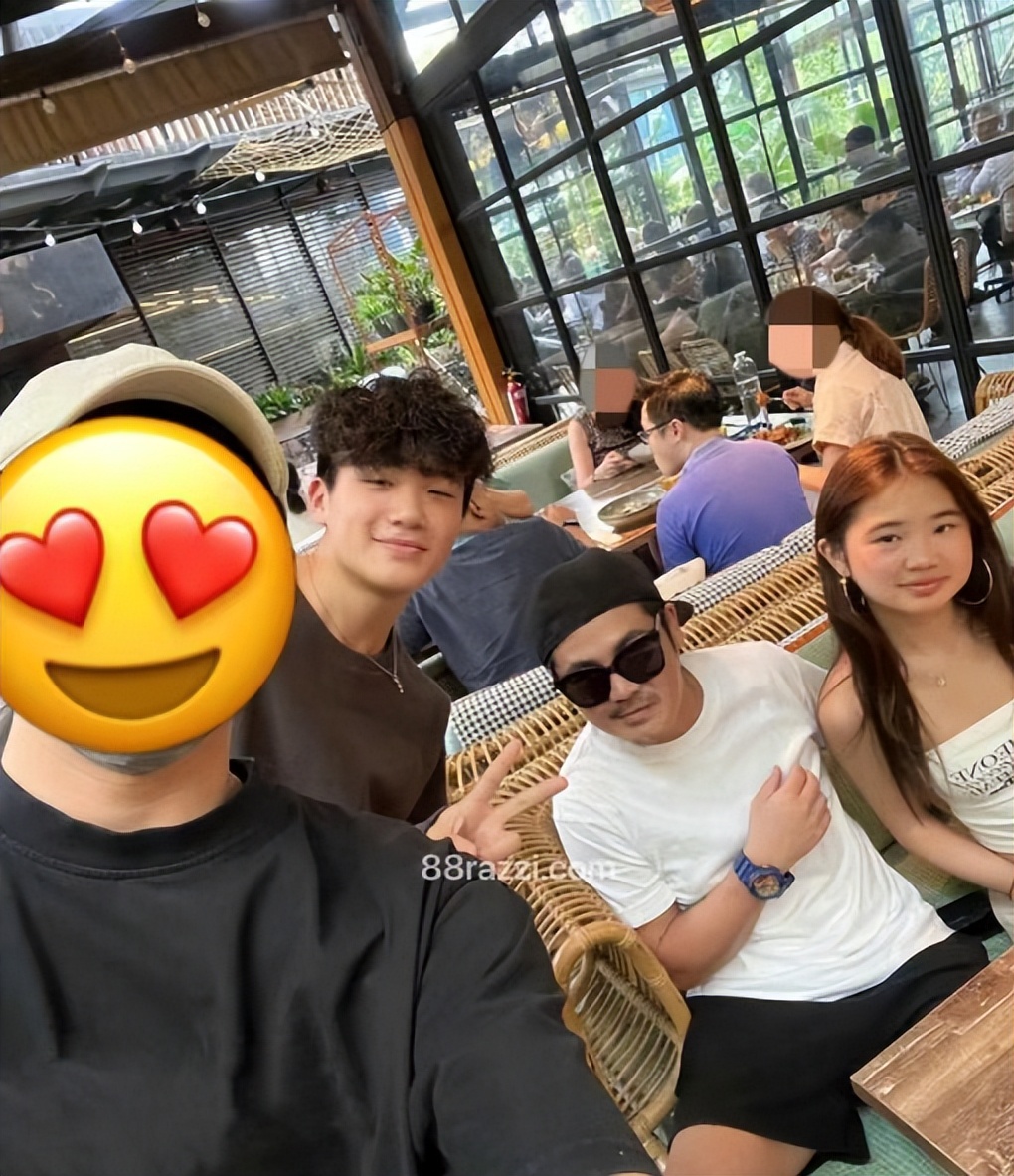 Recent photos of Cao Ge's children have been exposed. Joe has grown ...