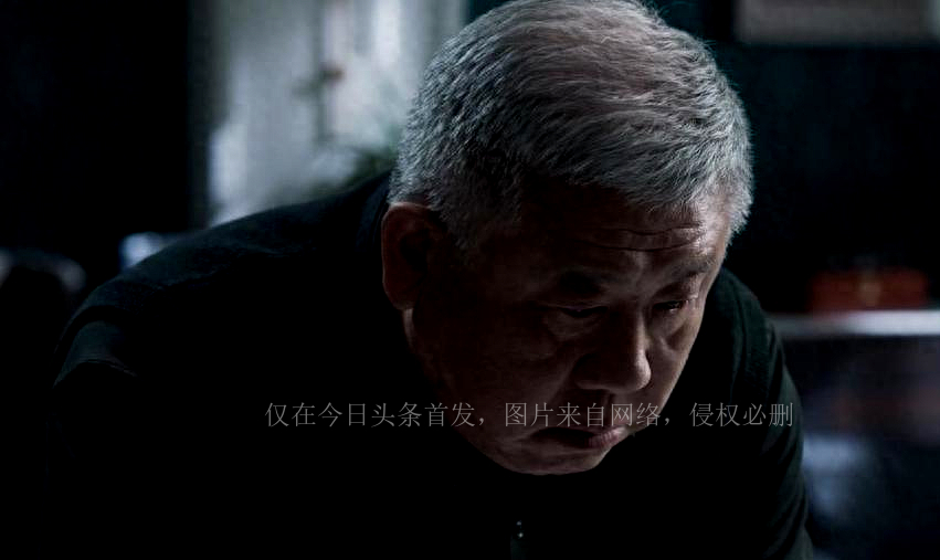 The famous actor Cheng Yu and the female director Han Xuesong are ...