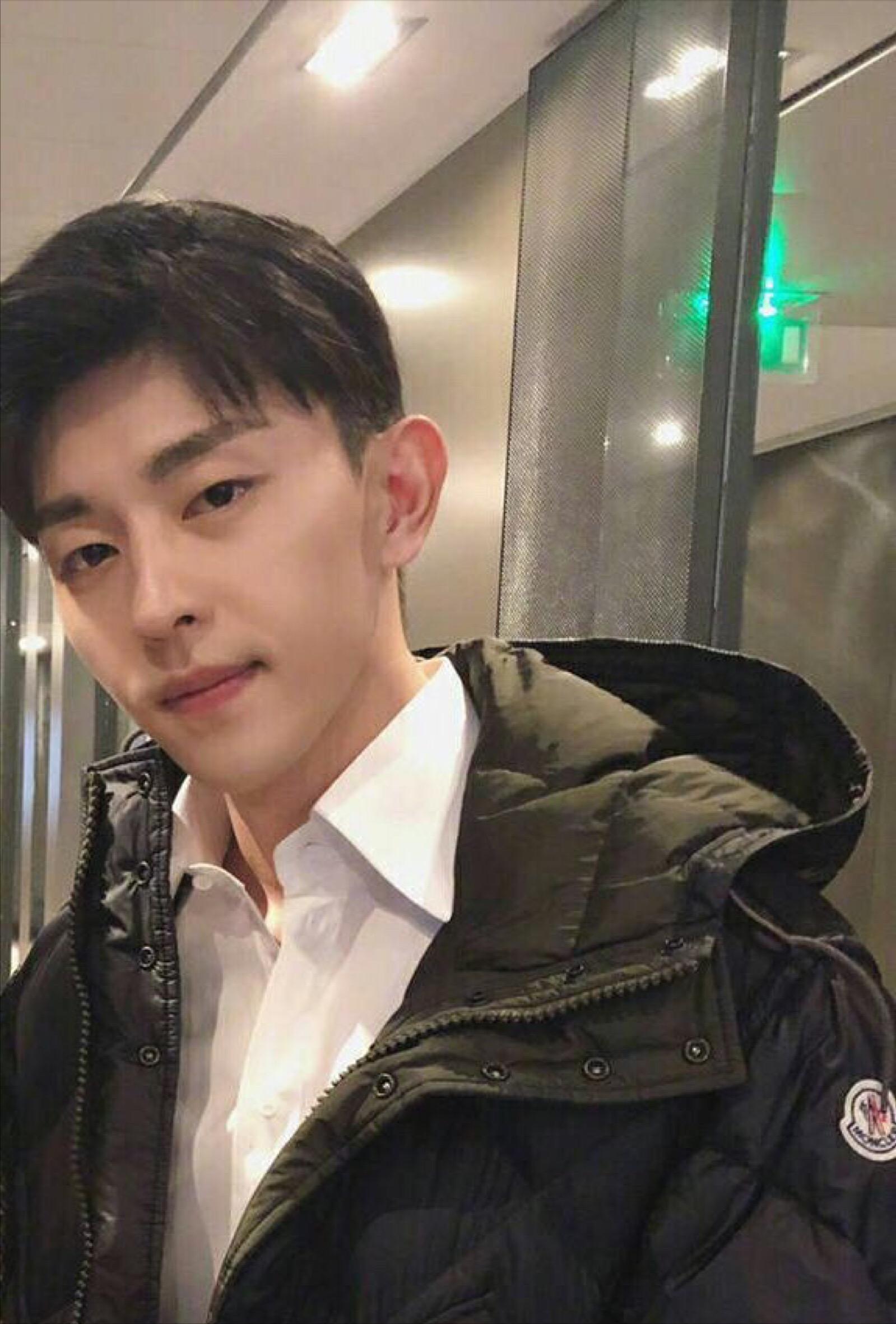 One and a half years after "retiring from the Internet", looking at Deng Lun's current "dilemma ...