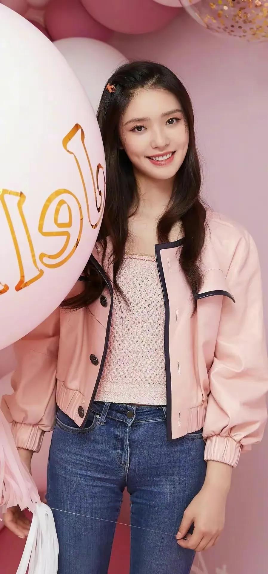 Mobile wallpaper beautiful picture - Lin Yun 810 issue - iNEWS