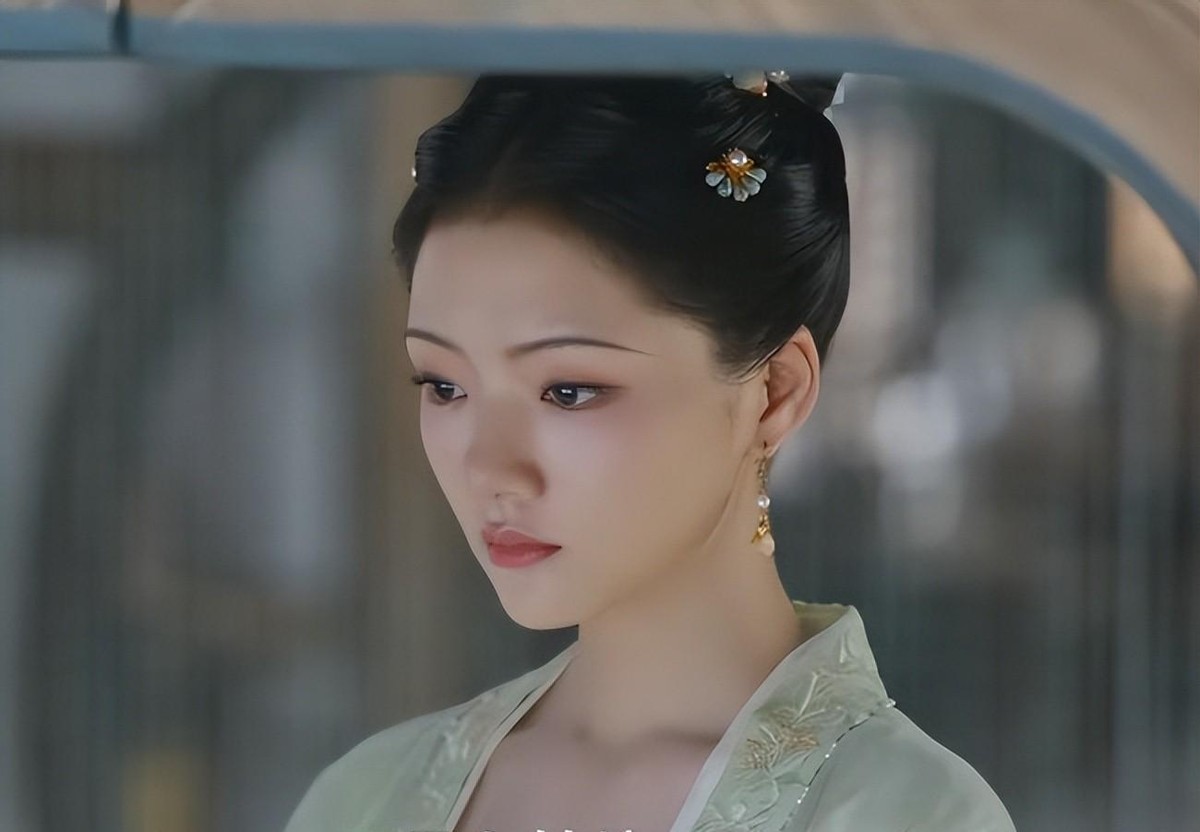 After watching Li Qin's "Seven Nights of Snow", I watched Ren Min's ...