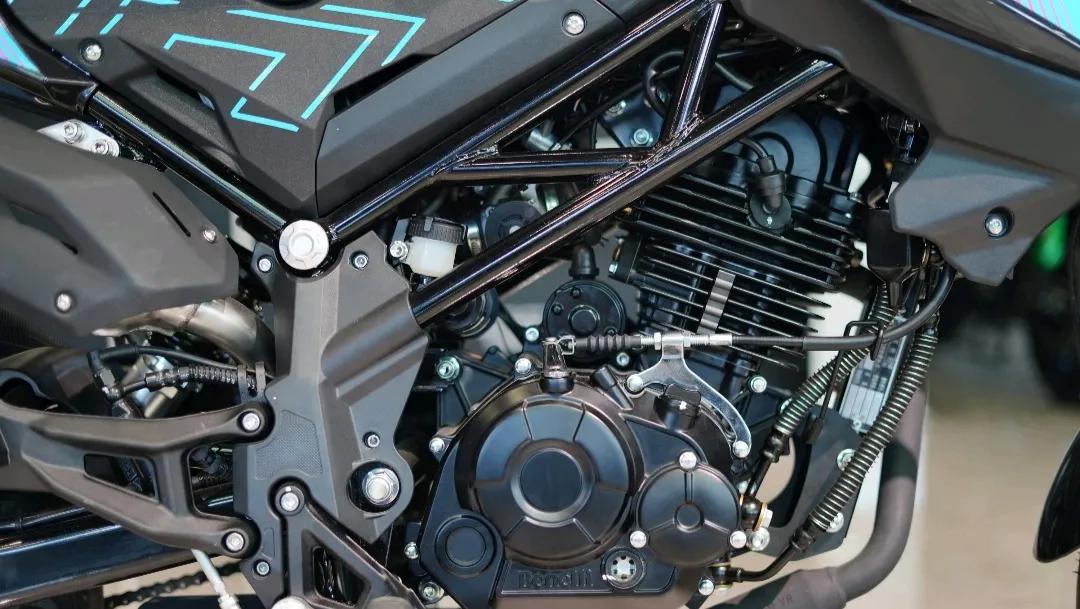 Which of these three small motorcycles do you prefer? They are Little ...