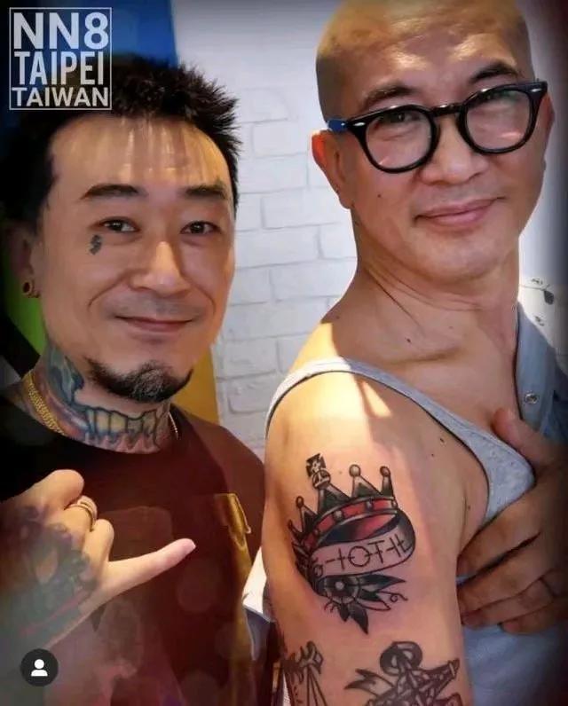 Big S accompanies Gu Junye for love tattoos, and the man makes a high ...