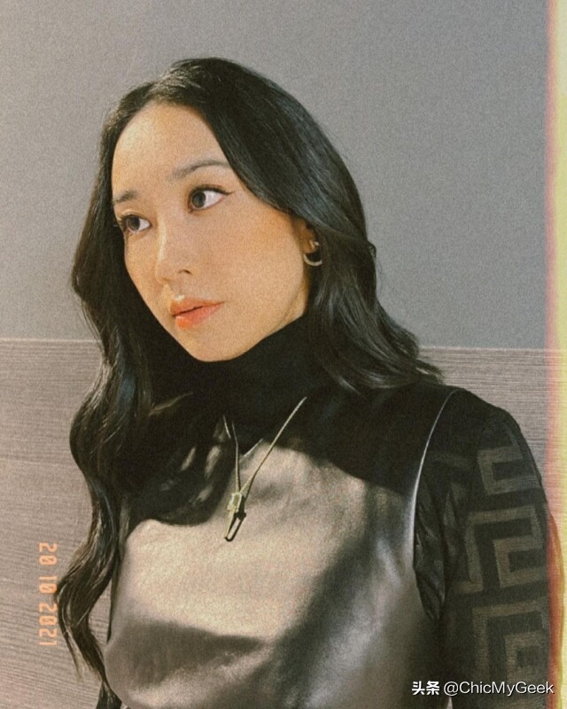 Singer Wu Yufei has disappeared for 10 years and is back!Ever shoulder ...