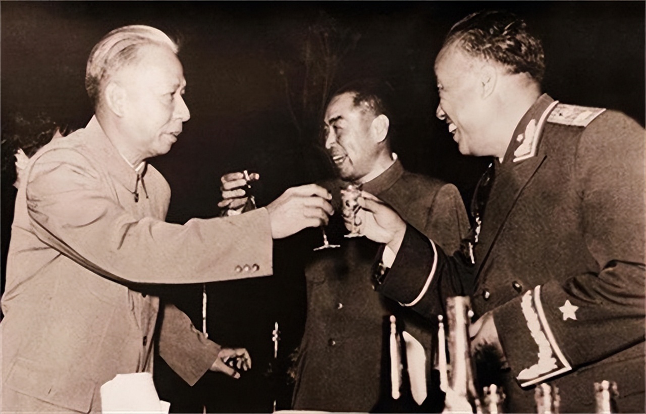 In 1955, Mr. Zhu and Mr. Peng were both present. Why should the rank of ...