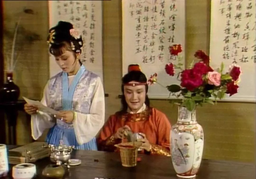 The lipstick brother in "A Dream of Red Mansions" - iNEWS