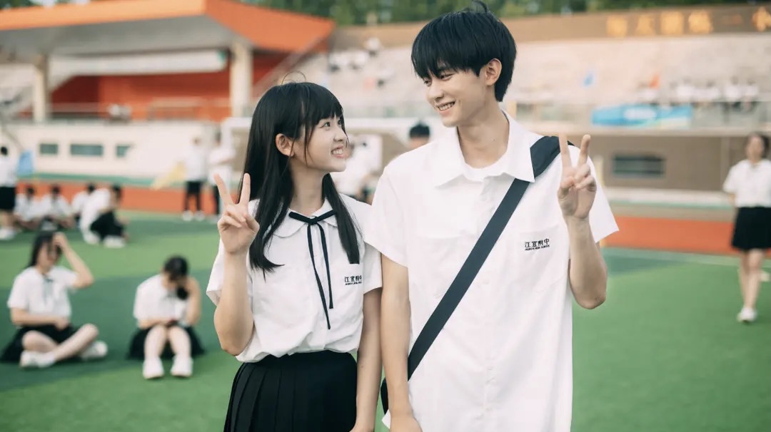 Zhou Yiran's school drama "When I Fly to You" will be aired tonight ...