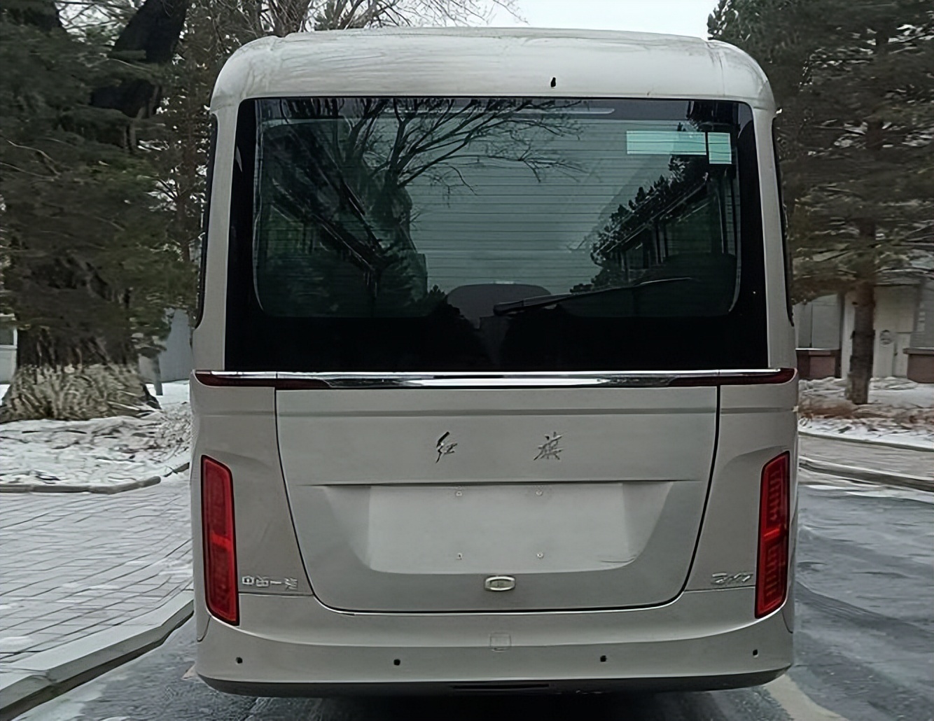 Hongqi's first "light passenger" completed the test, named QM7 ...