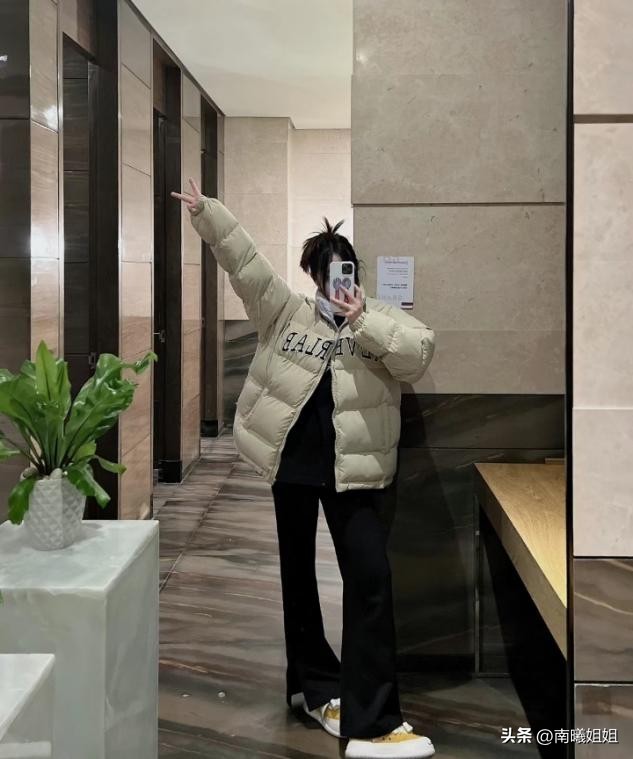 Trendy people have another way to wear: "liquid pants + flat shoes ...