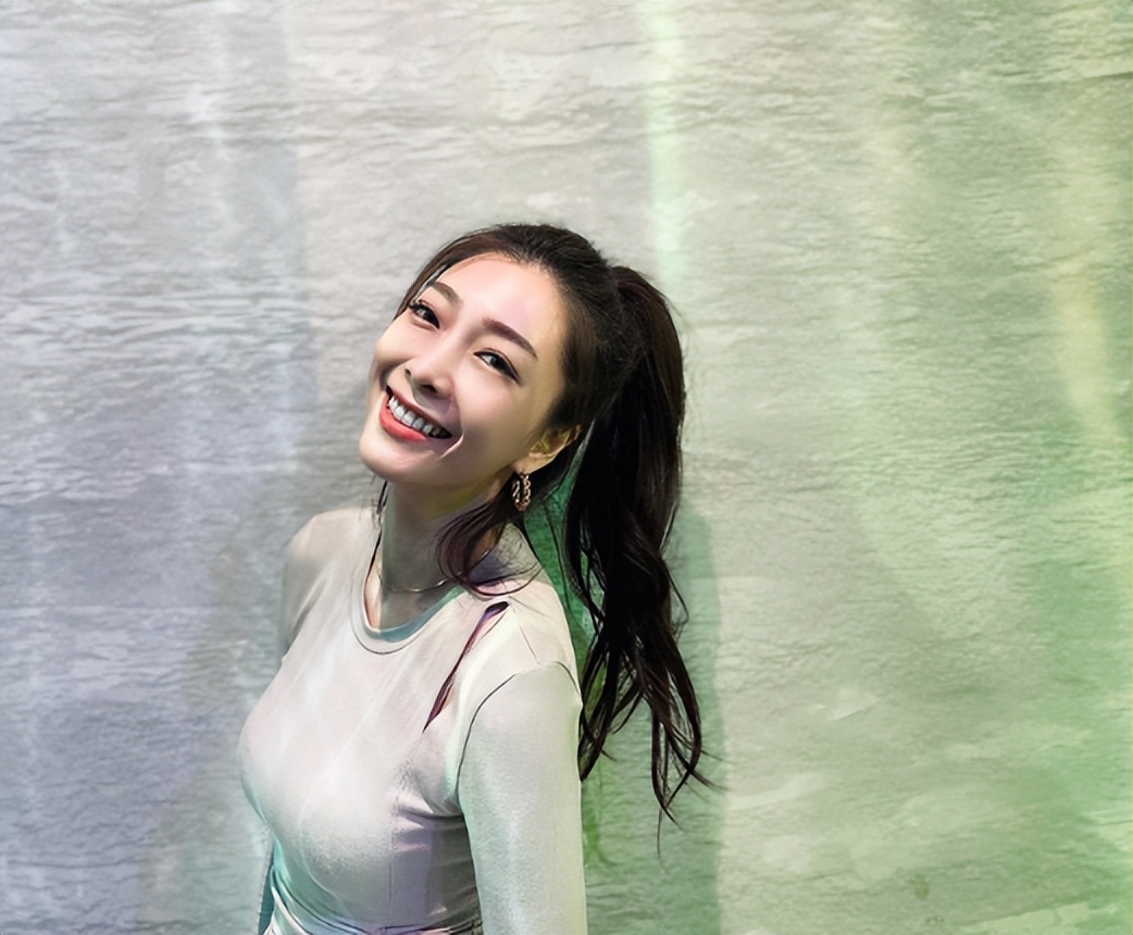 34-year-old actress suffers from thyroid cancer!Standing at the door of ...