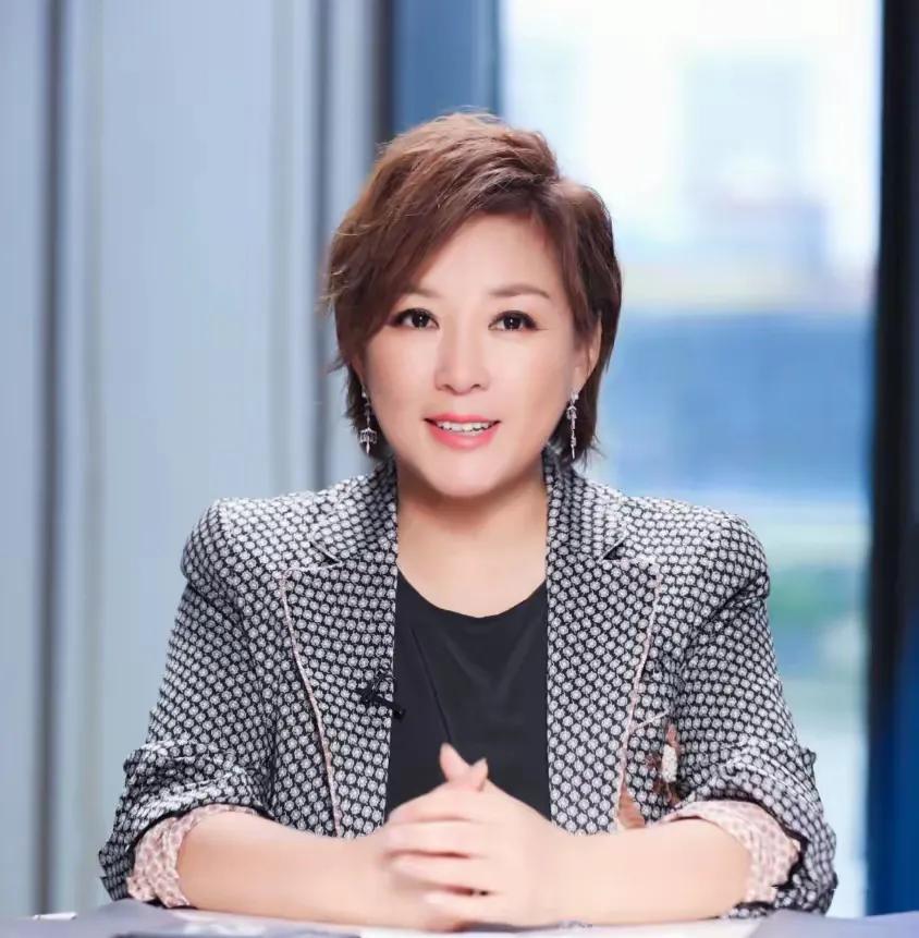 Li Jing is 53 years old and still loves to toss. She went to Shanghai to listen to netizens ...