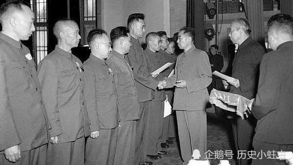 Why did Premier Zhou, a special case of the whole army, hold a separate ...