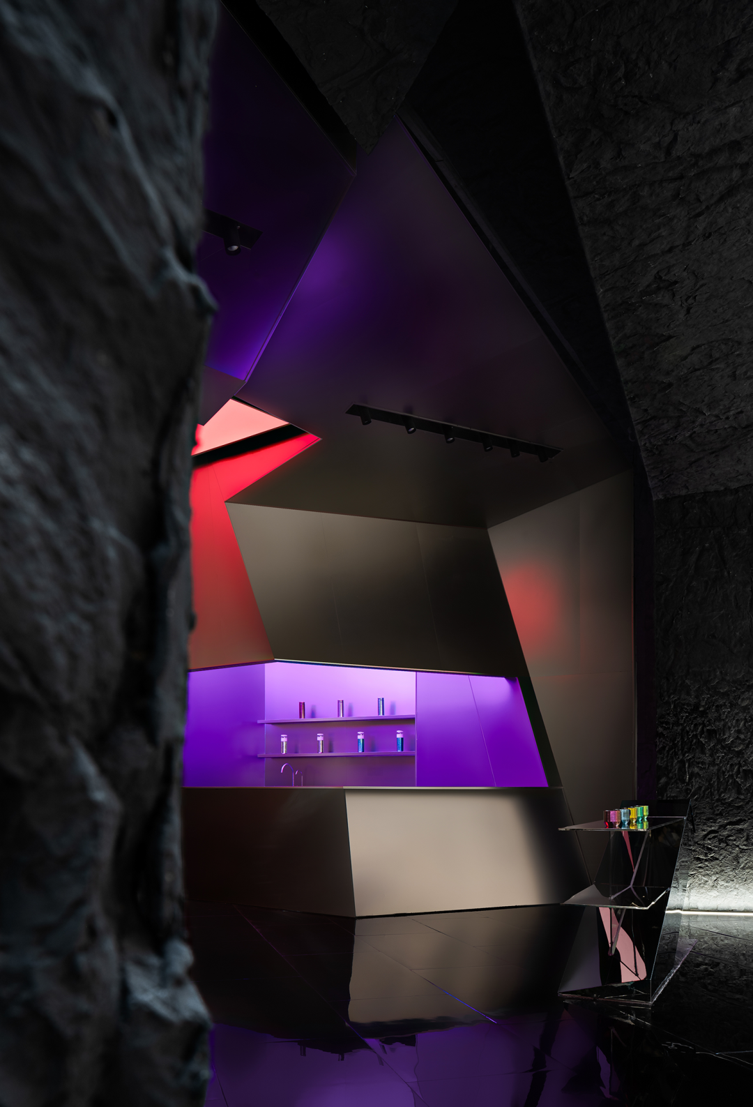 The "opening" and "starting" of cutting-edge brands, the space of ...