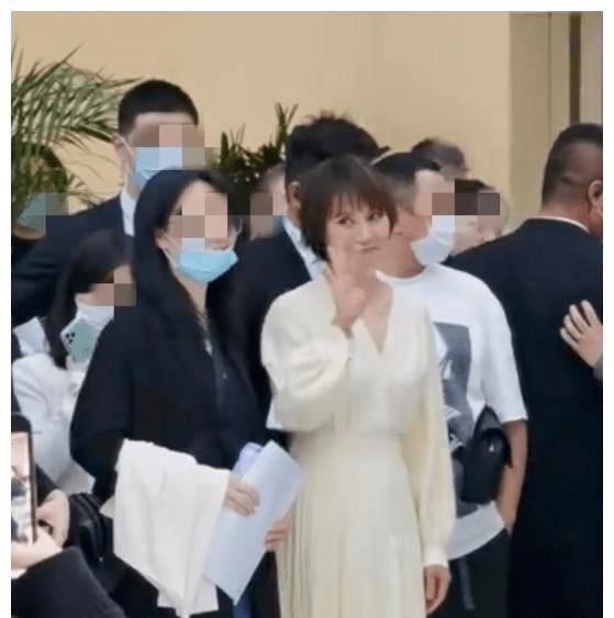 Yuan Quan appeared in public online, with a beautiful face, sharp mouth ...