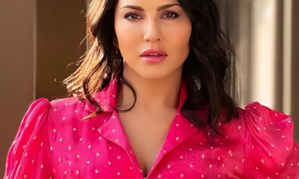 Sunny Leone, one of the 12 best female stars - iMedia