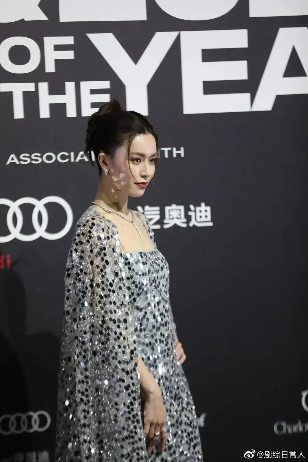 Guan Xiaotong, Wang Yibo, and Cheng Yisheng's pictures were exposed. Is there any difference ...