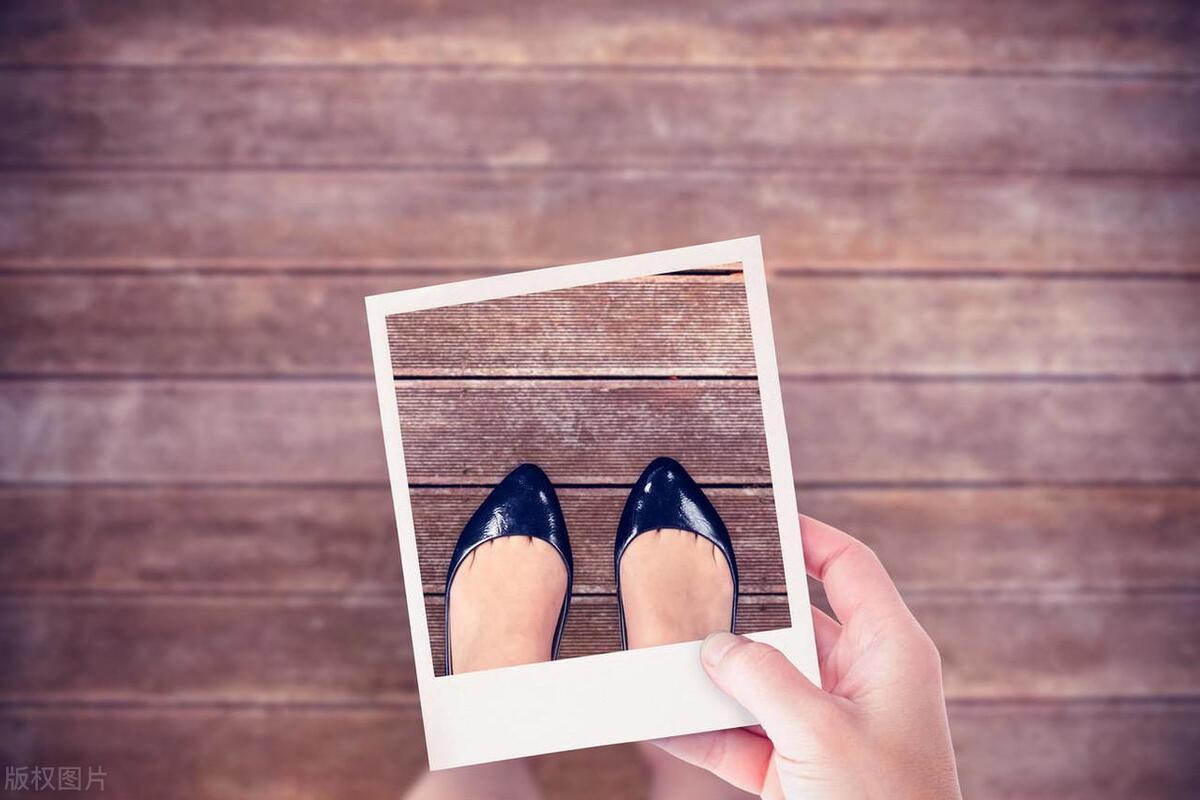 Small games to improve observation skills - iNEWS