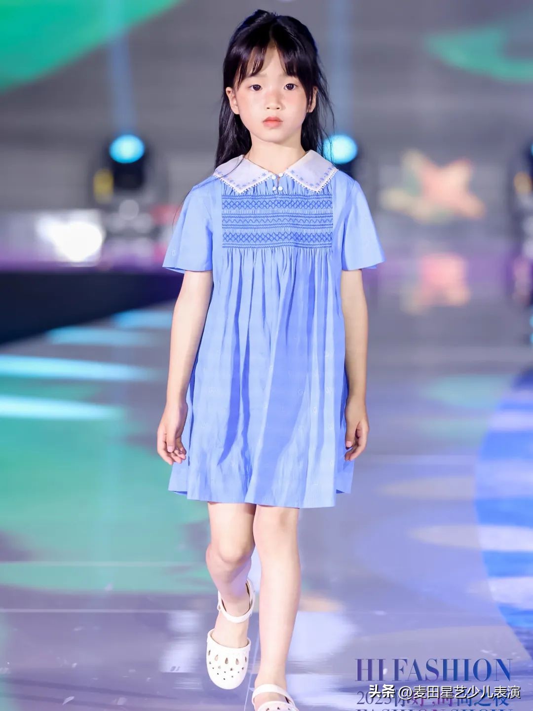 Zhang Yimou's movie "Full River Red" actor Ren Sinuo's first show ...