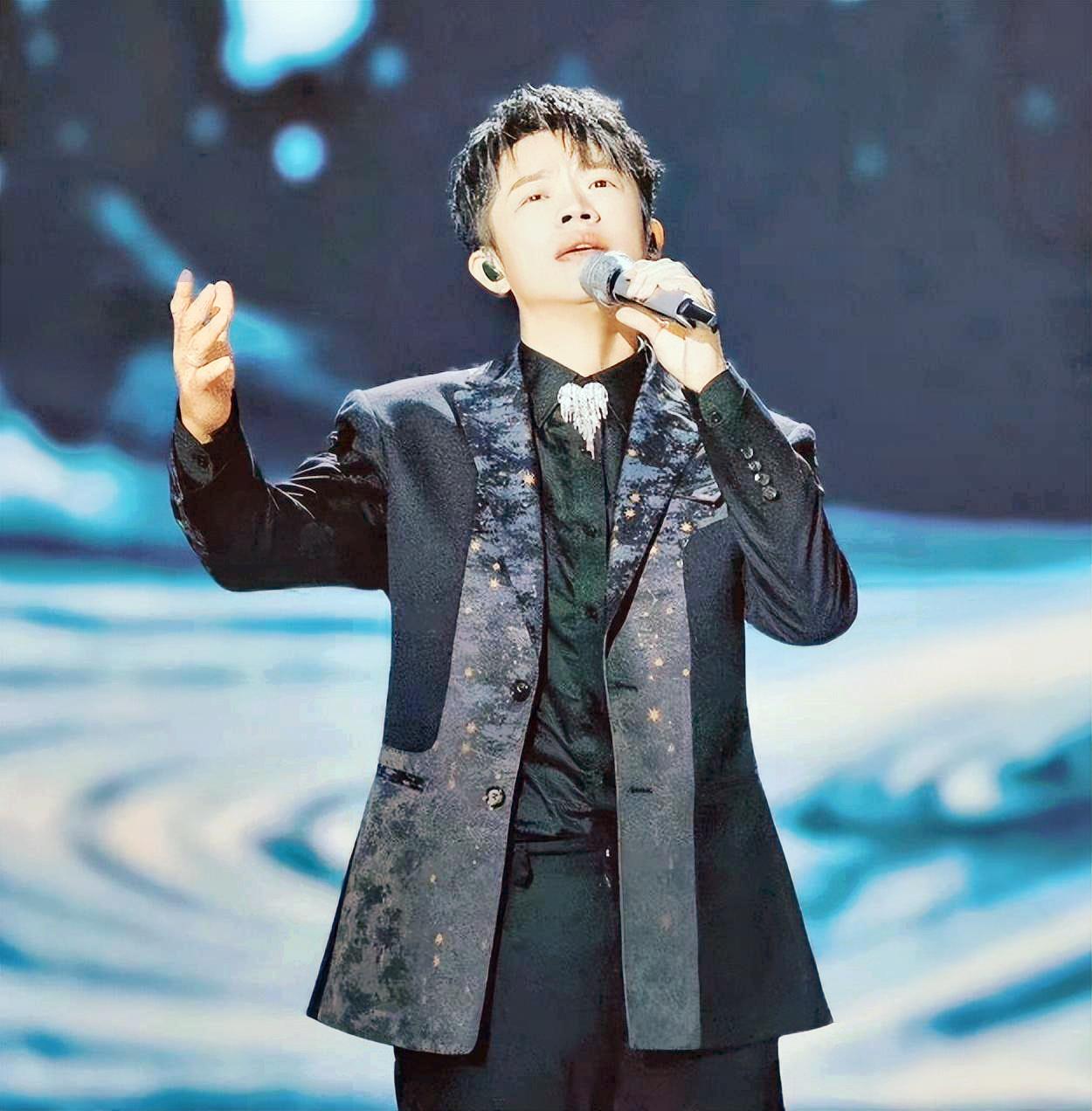 Phoenix legend "changed the lead singer", Zeng Yi's song has been popular for 20 years, netizens ...