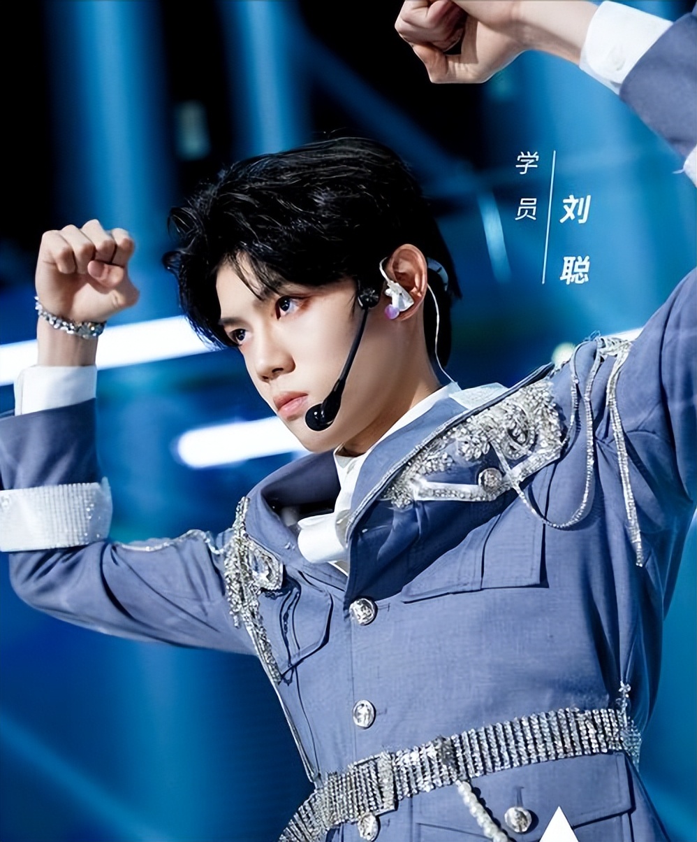 Male artist Liu Cong officially announced his relationship, his ...