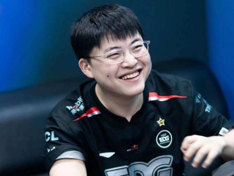 EDG輸給RNG後，教練叉燒也來爆猛料，透露uzi在BLG是隊霸 - 資訊咖