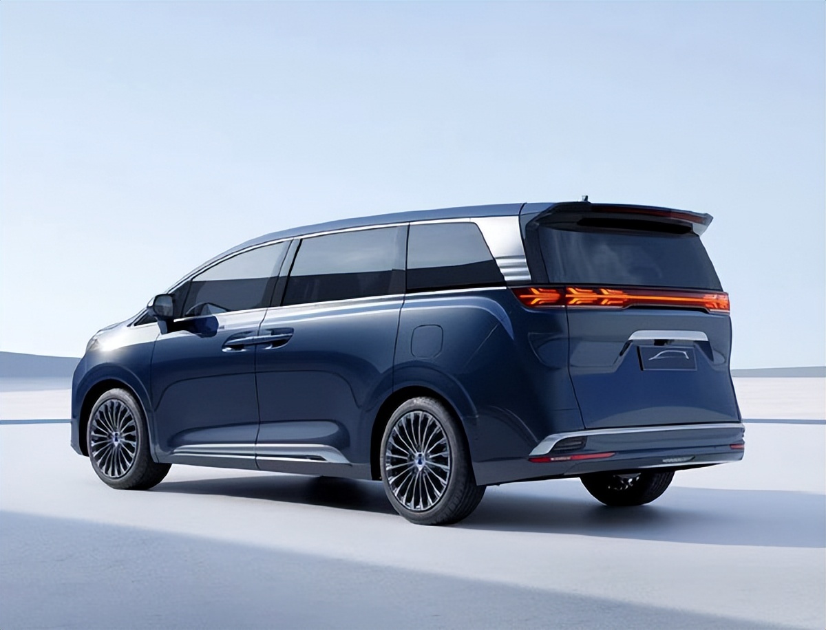 BYD's high-end MPV Denza D9 revealed - iNEWS