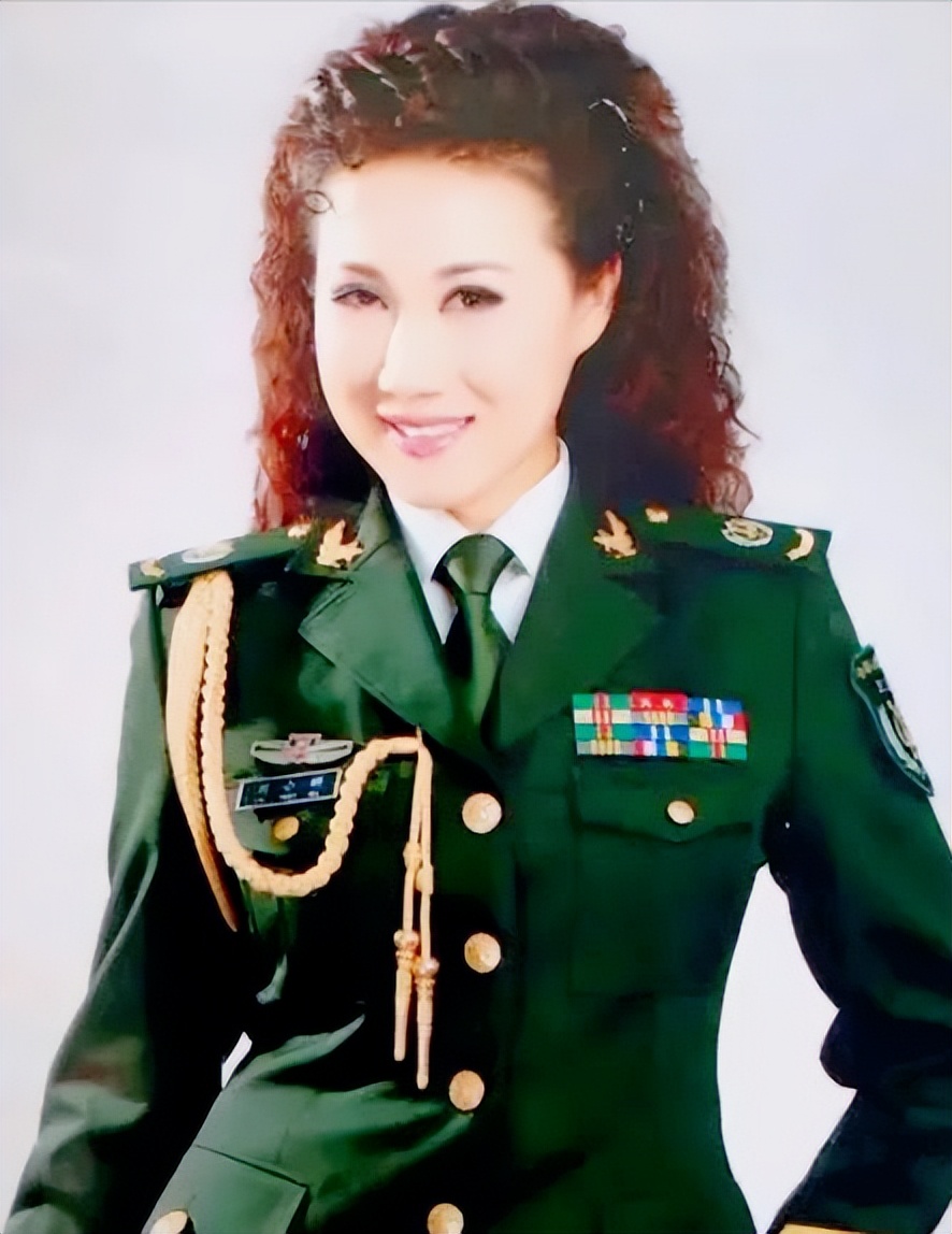 Liu Xiaona: Famous for "Soldier Singing", she is the first person to host in the military, but ...