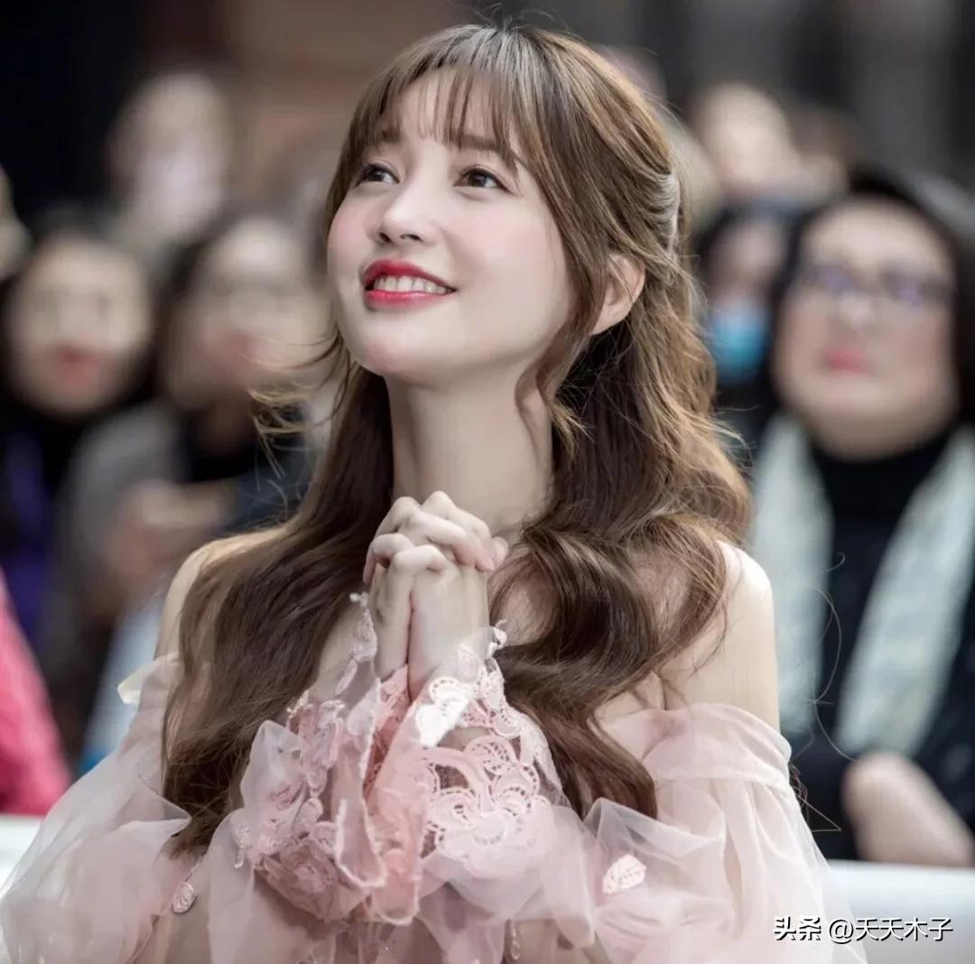 The 41-year-old Jinsha officially announced her love affair on ...