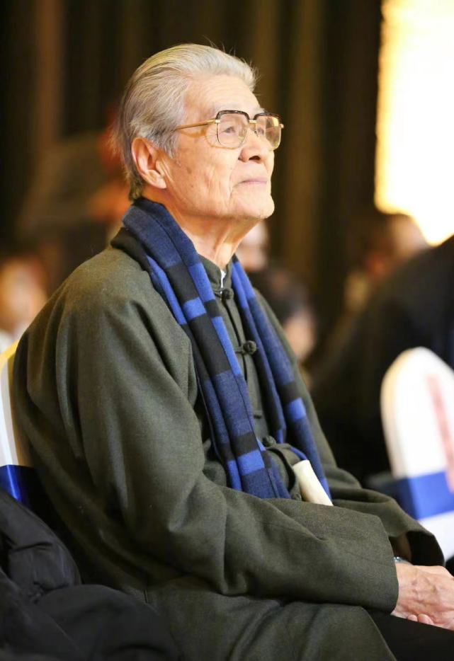 In memory of the blue sky, Li Liqun and Yang Lan were moved by their ...