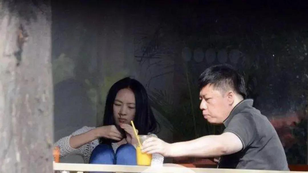 "Capital predator" Wang Ran: Married Tong Yao, 17 years younger, at the ...