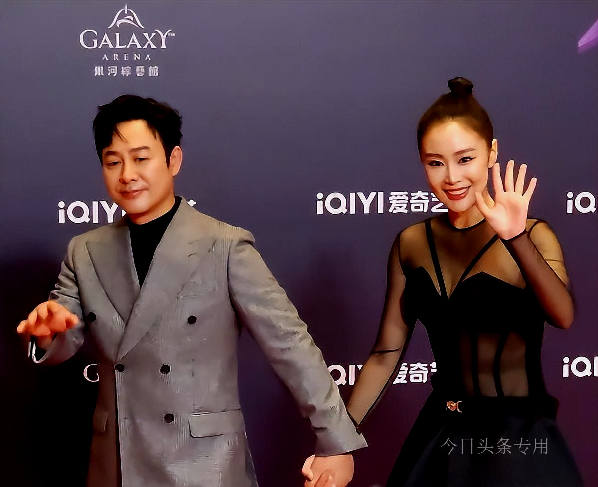 Zhang Songwen and Gao Ye walked hand in hand on the red carpet, Li ...
