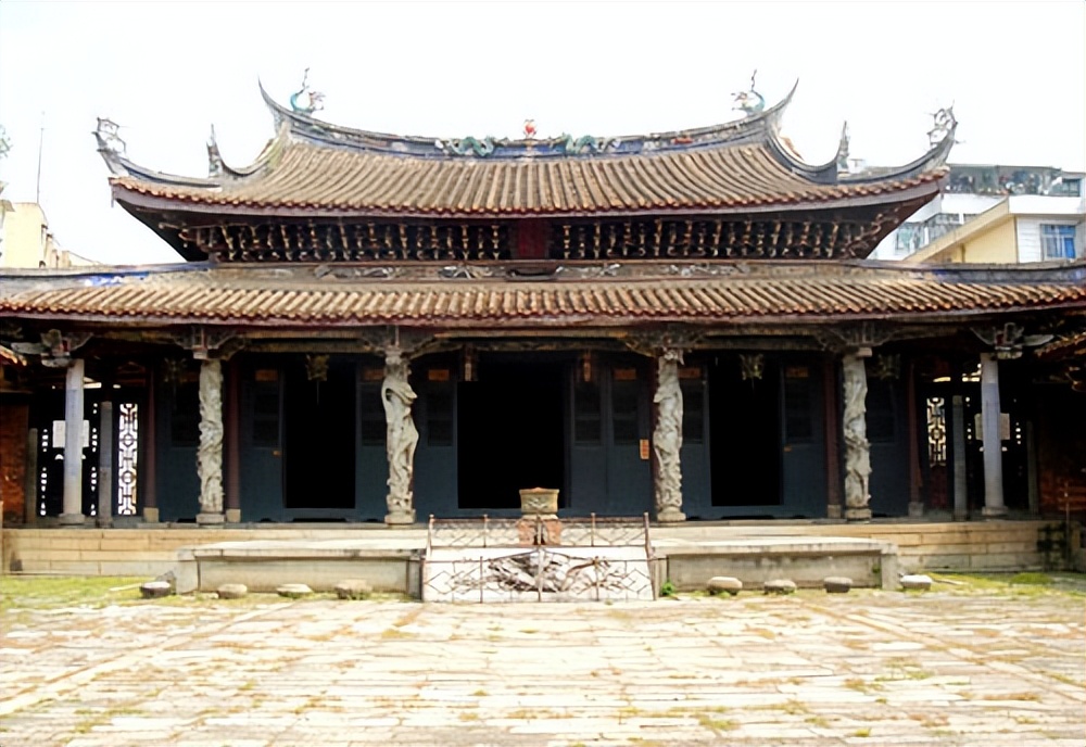 The Sheng Temple belongs to the official worship, and it is also a ...