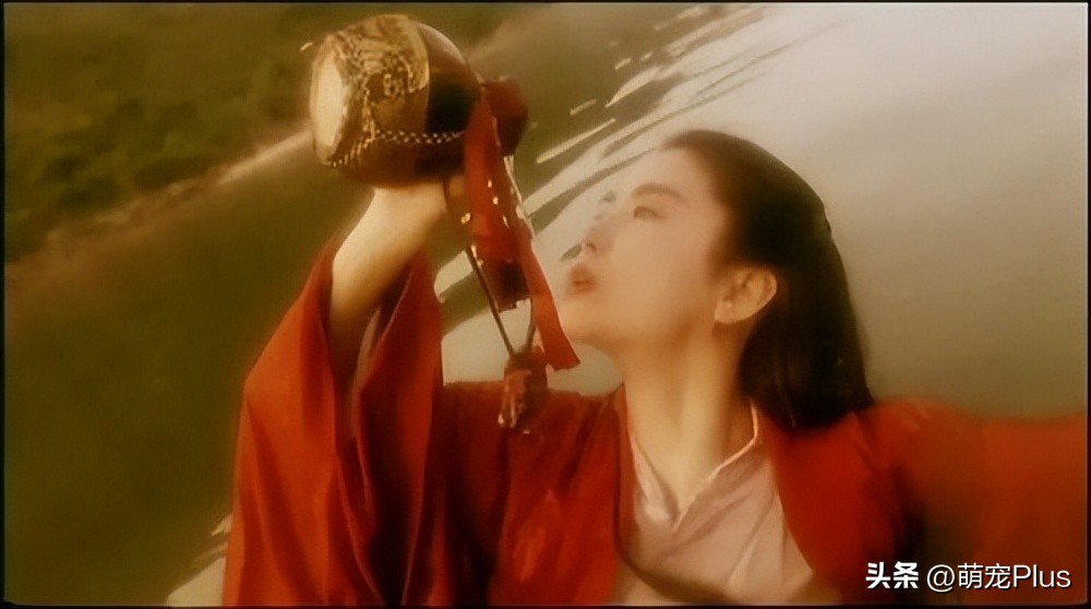 Brigitte Lin celebrates her birthday with a smile on her face and ...
