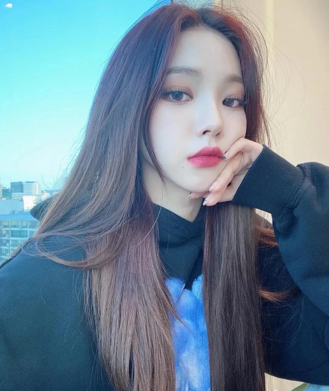 Liu Zhimin (KARINA), South Korean beauty singer, member of the girl ...