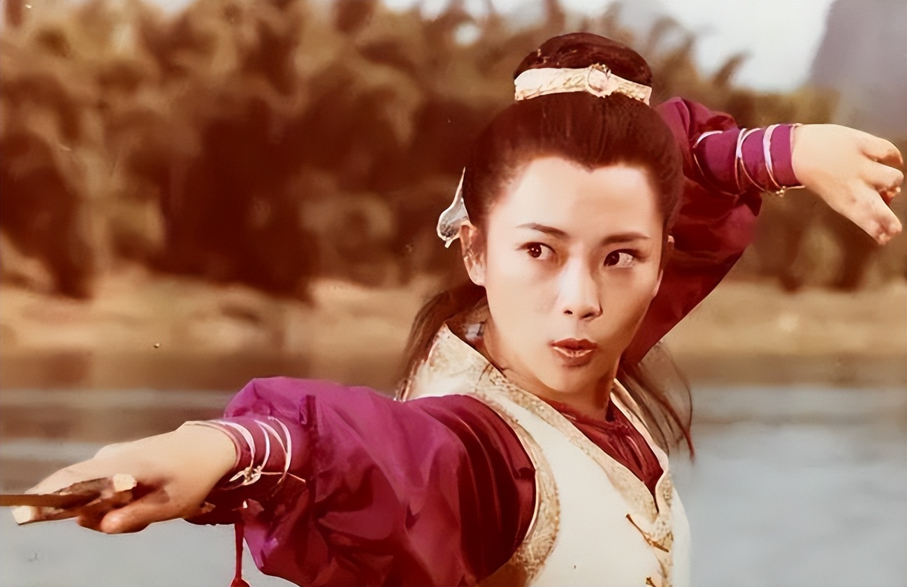 Huang Qiuyan and Jet Li are in the same frame again, in order to avoid ...