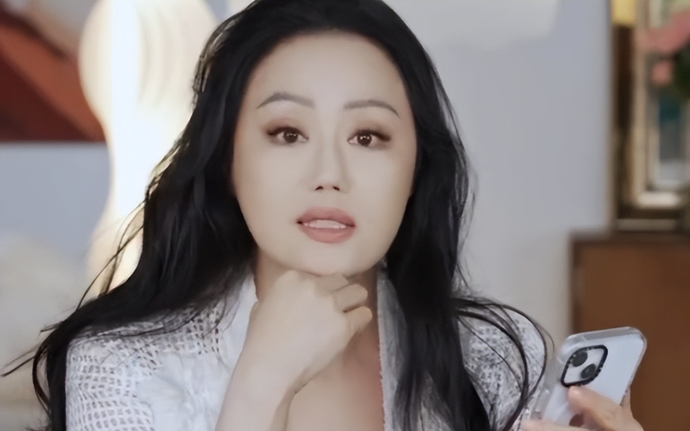 Hong Kong's No. 1 witch, emptied the property of a billionaire businessman, and was said by the ...