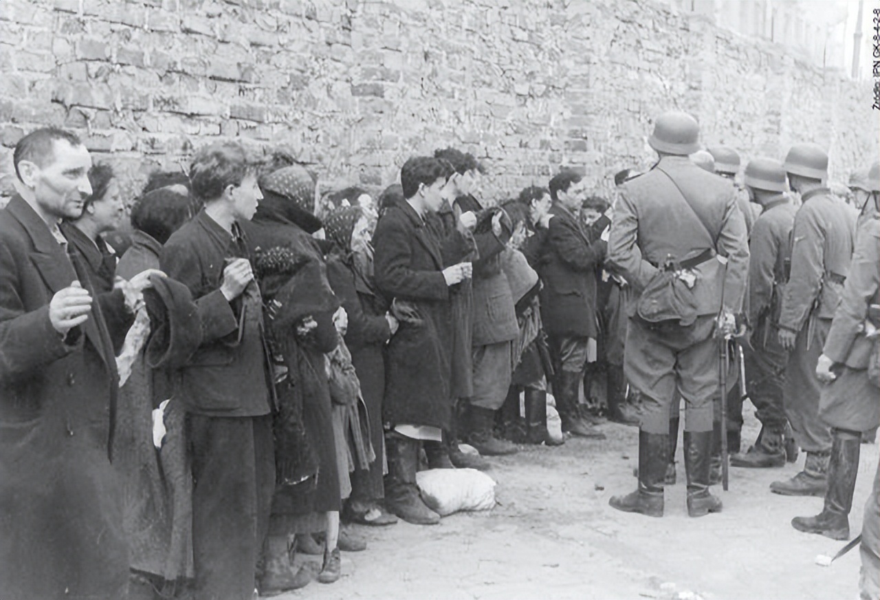 Historical Memory and Social Inheritance in the Nazi Period - iMedia